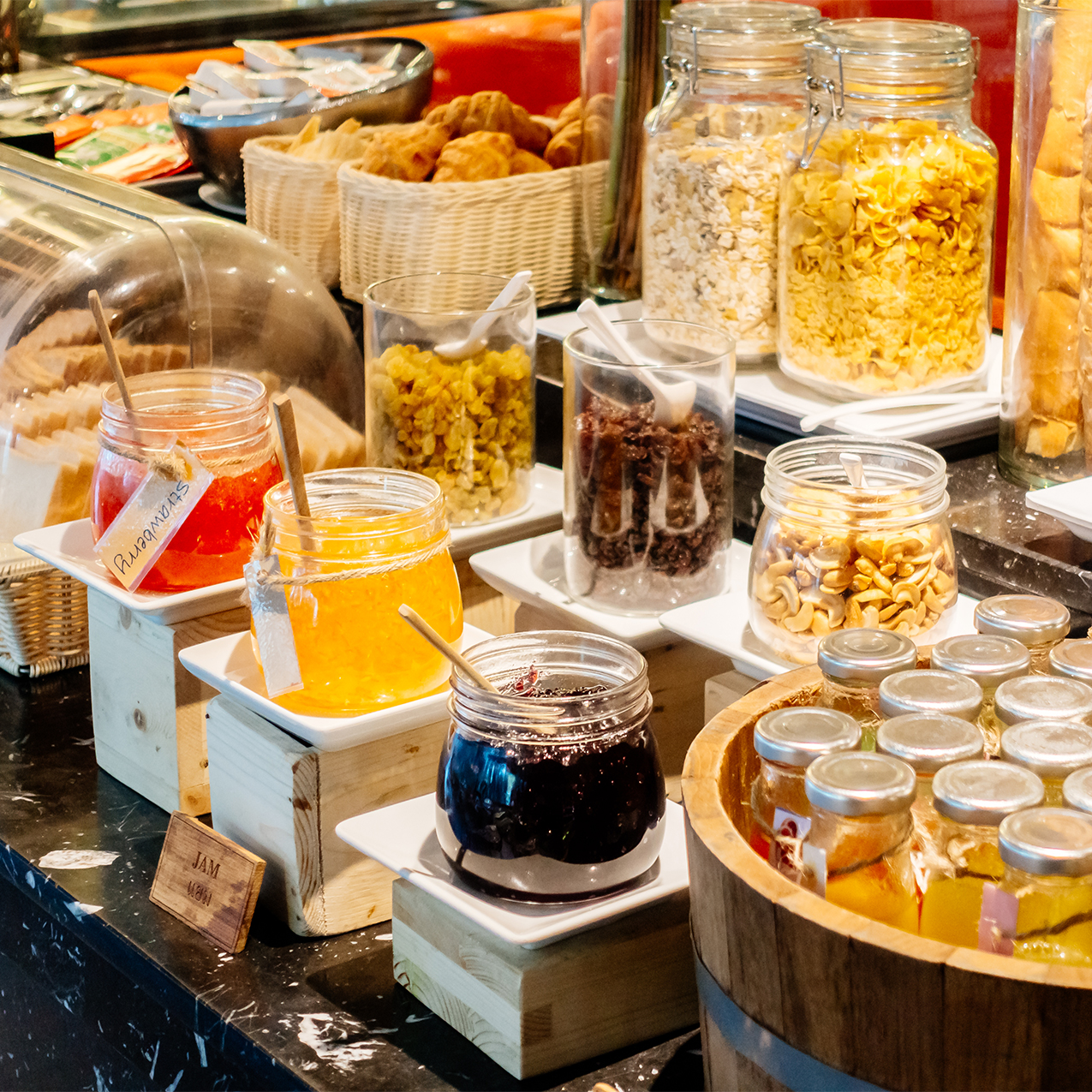 Food and Beverages - Uniqpak